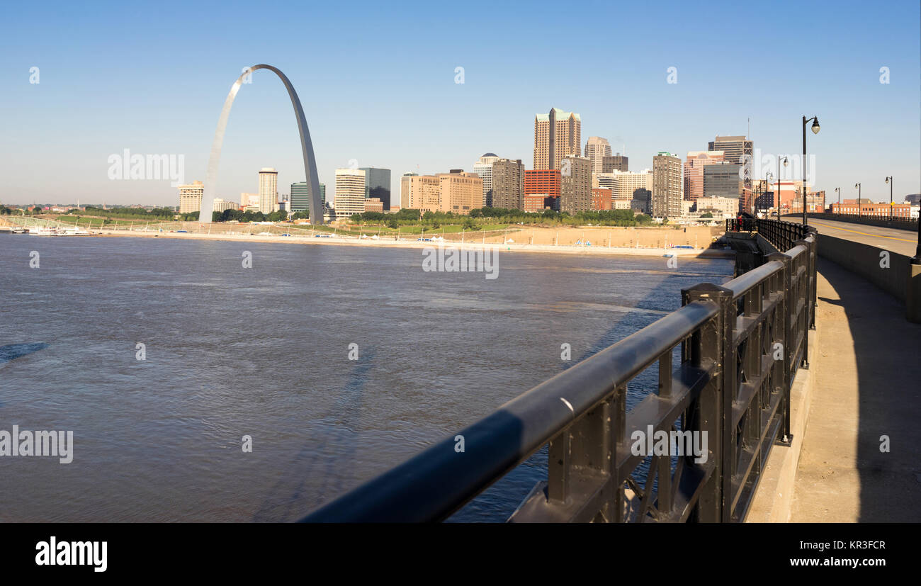 St Louis Missouri Downtown City Skyline Arch Gateway West Stock Photo ...