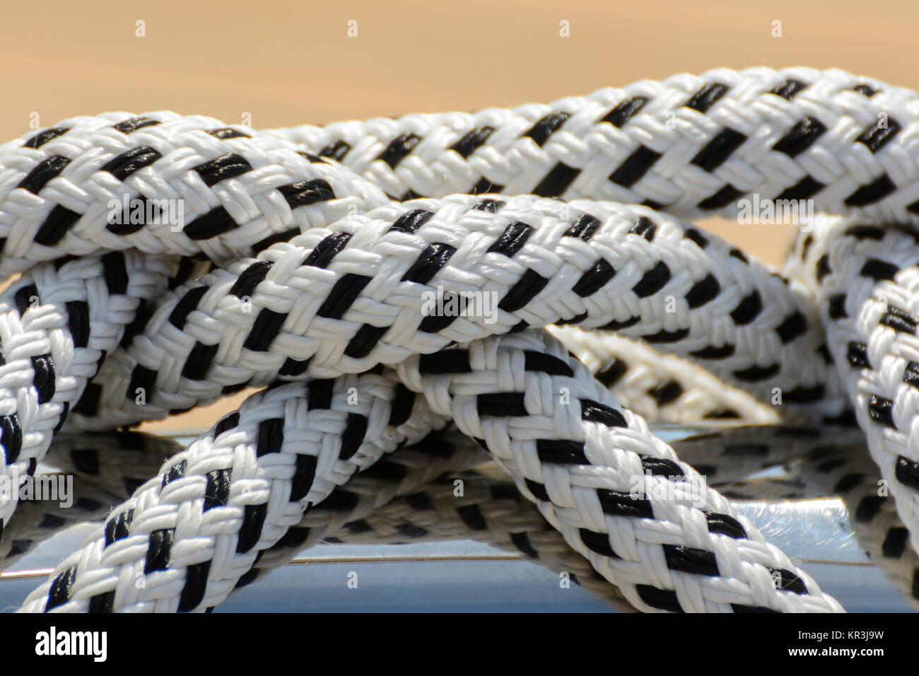 Rope pulleys hi-res stock photography and images - Alamy