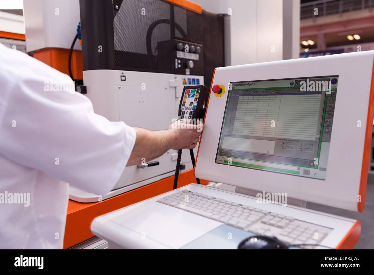 Engineer setup cnc machine hi-res stock photography and images - Alamy