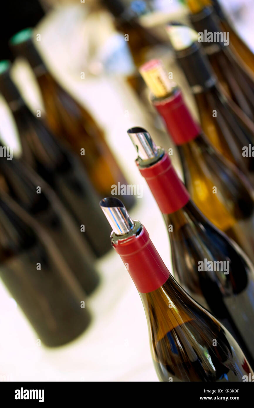 Bottles of wine Stock Photo - Alamy