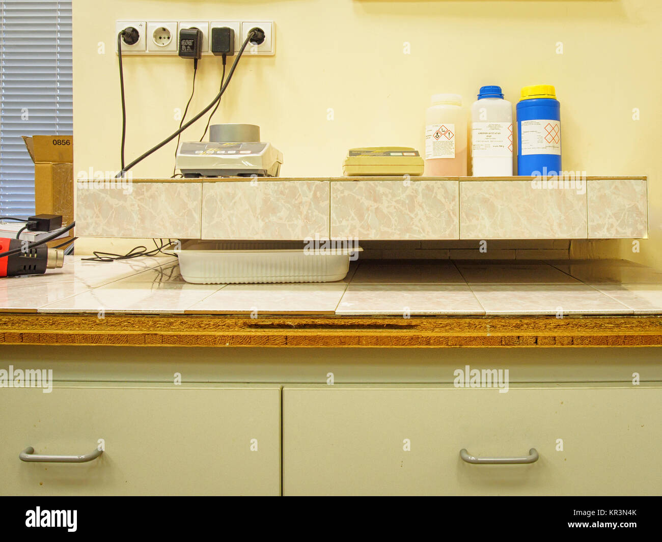 Various equipment in a chemical laboratory Stock Photo - Alamy