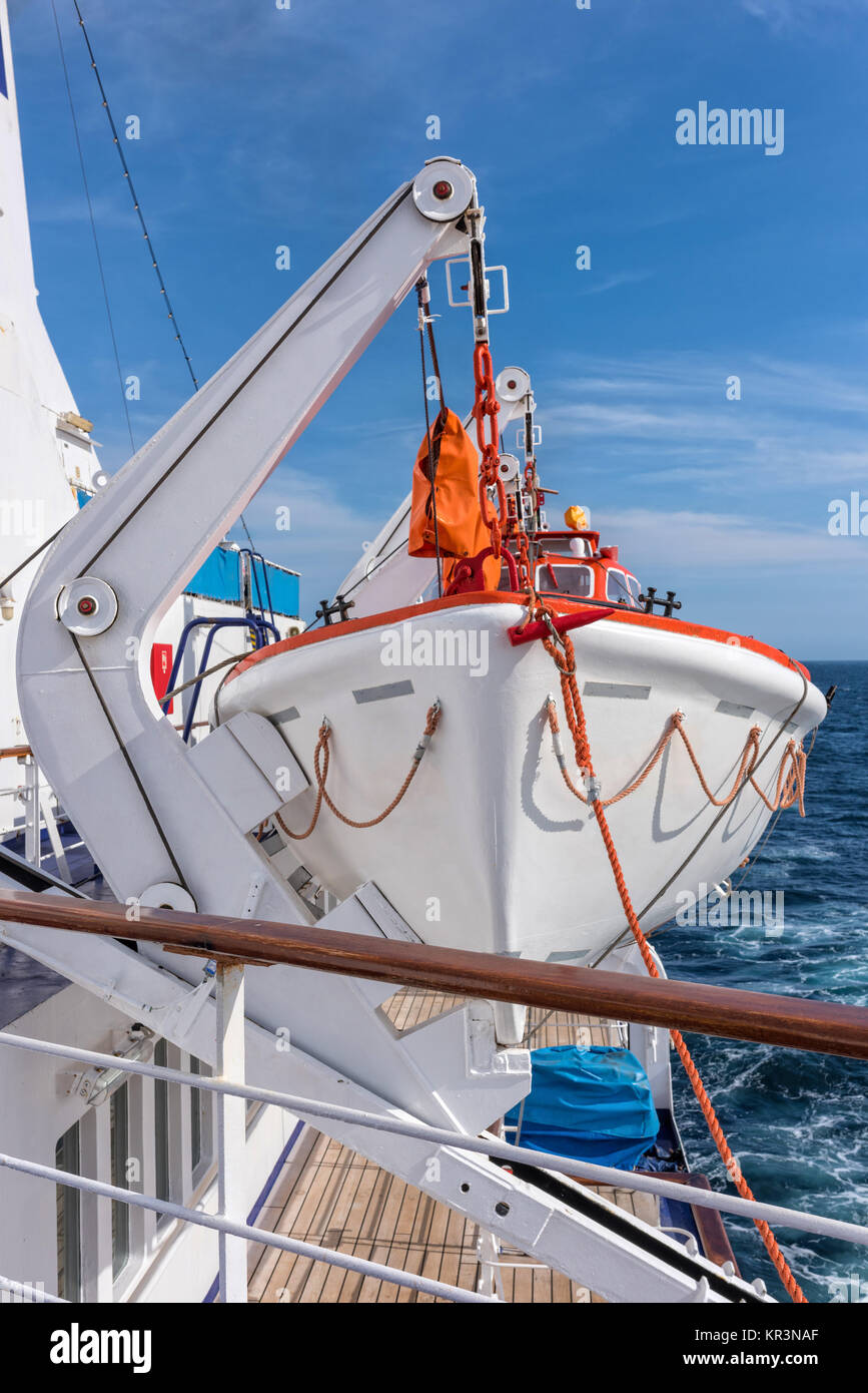 Lifeboat storm sea rowing boat hi-res stock photography and images - Alamy