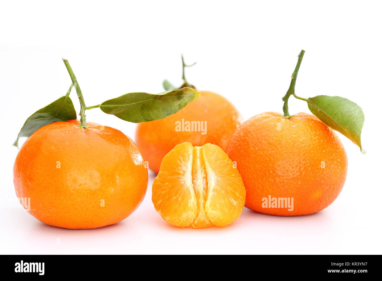 clementinen auf weiß Stock Photo - Alamy