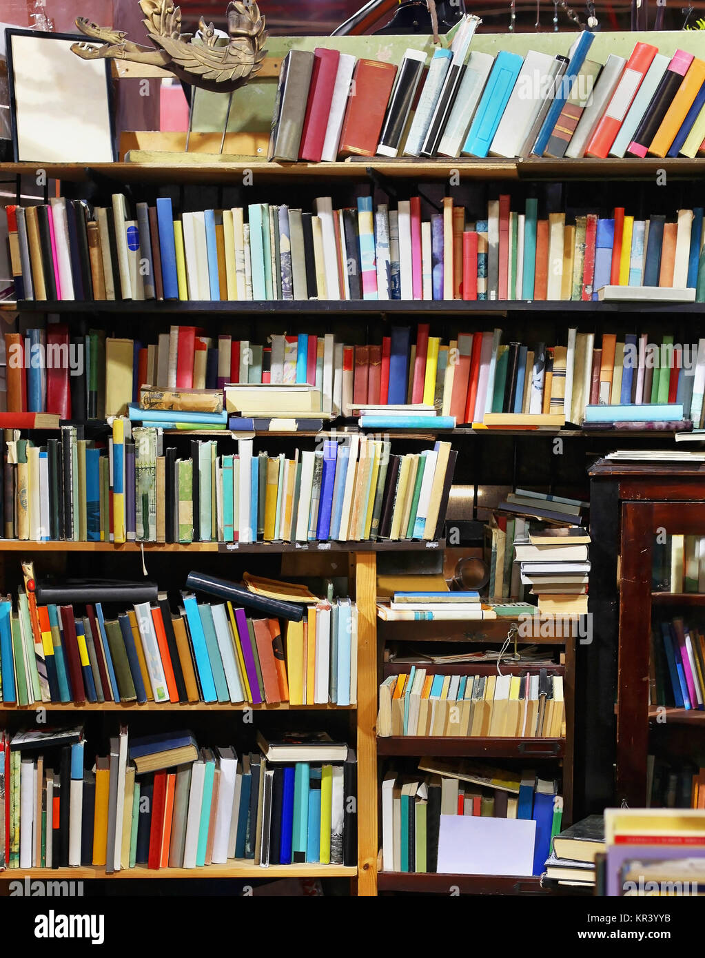 Old books store Stock Photo - Alamy