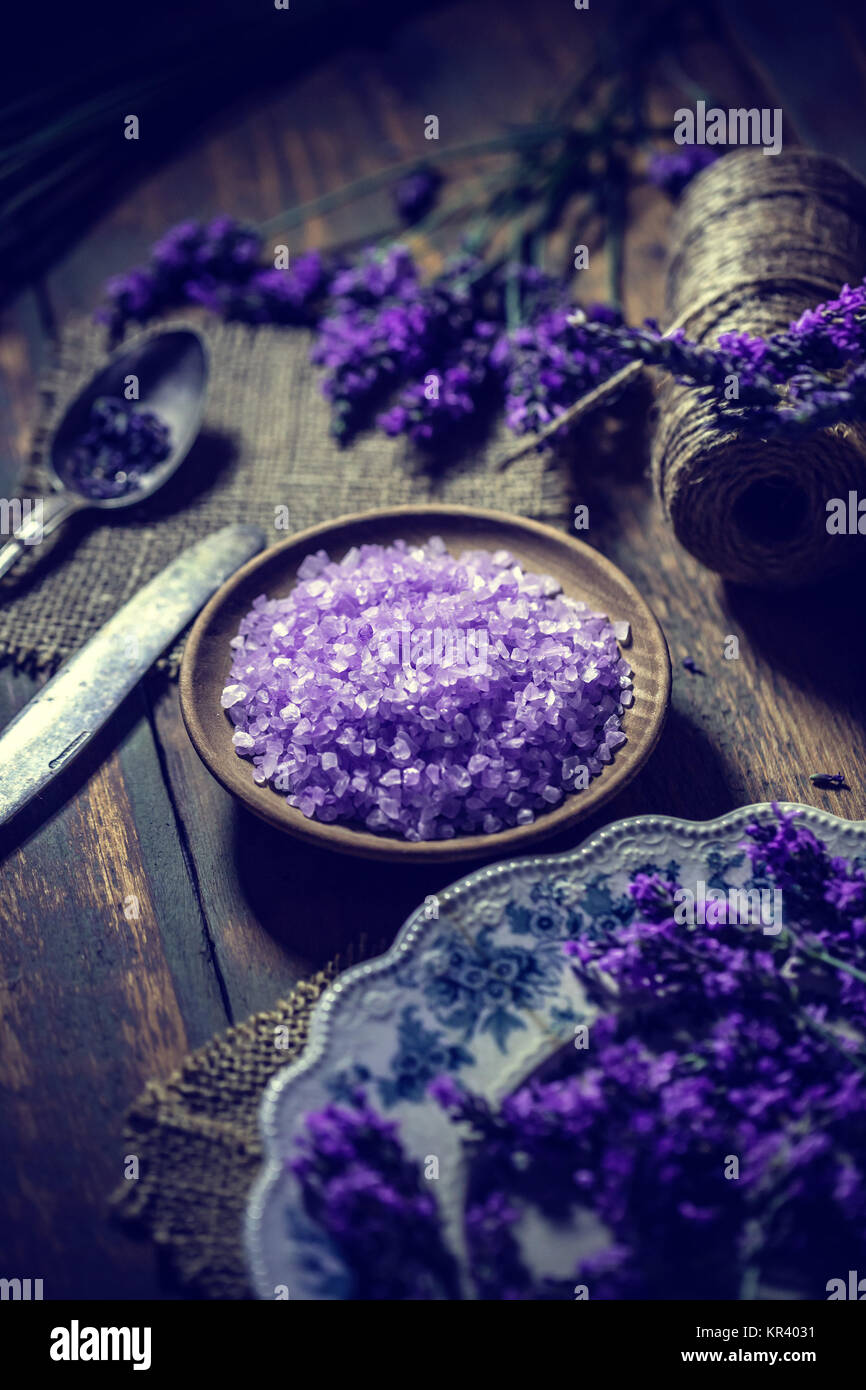 Heap of violet bath salt Stock Photo - Alamy