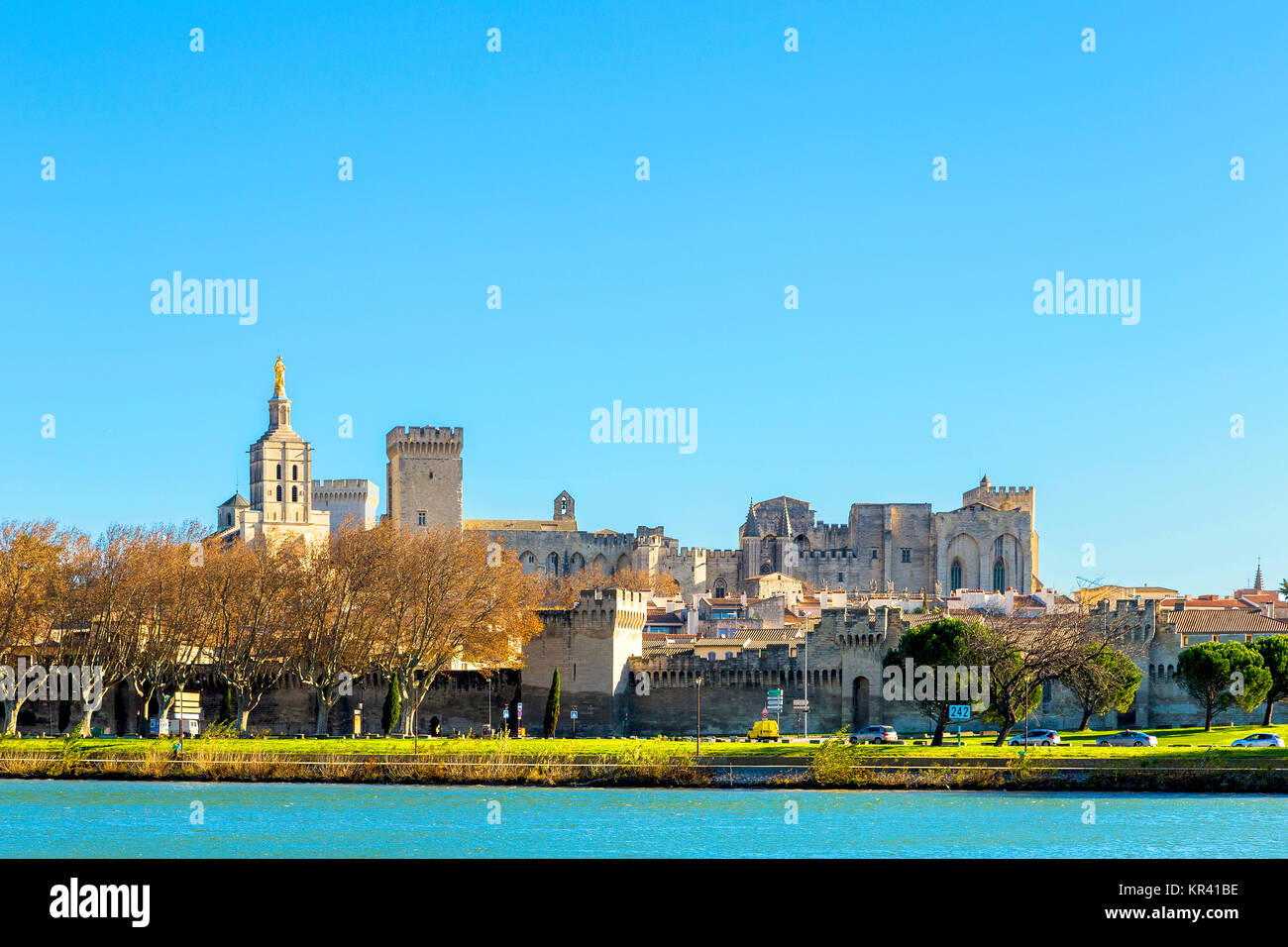 Avignon skyline water hi-res stock photography and images - Alamy