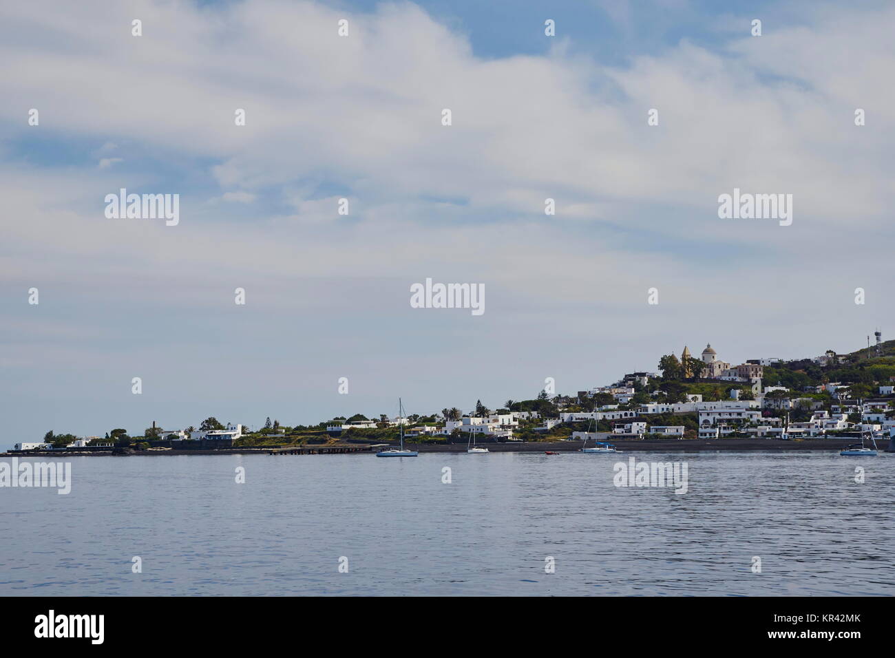 village on the volcanic island of stromboli Stock Photo - Alamy