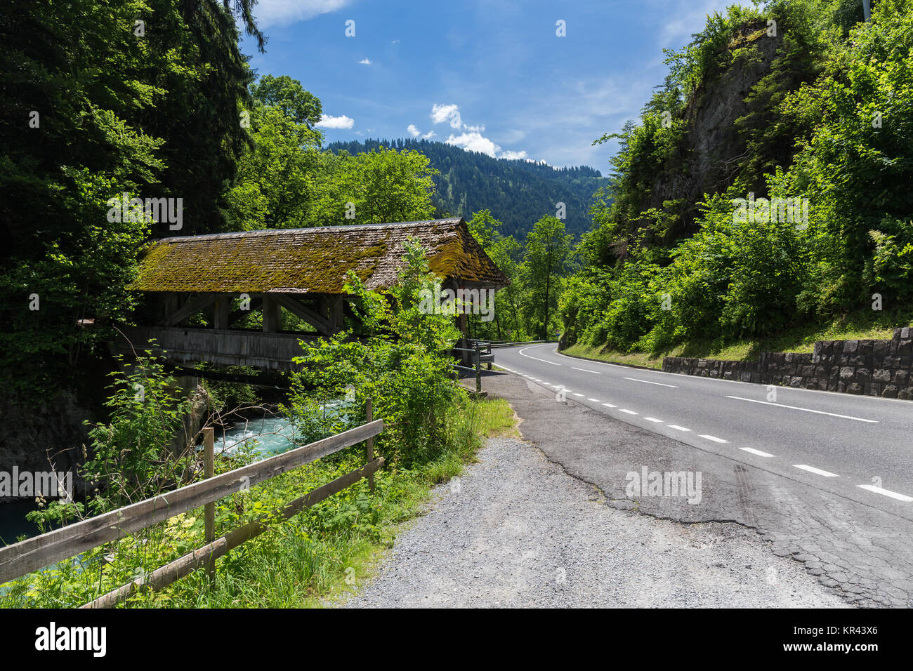 Old wooden supports bridge hi-res stock photography and images - Alamy