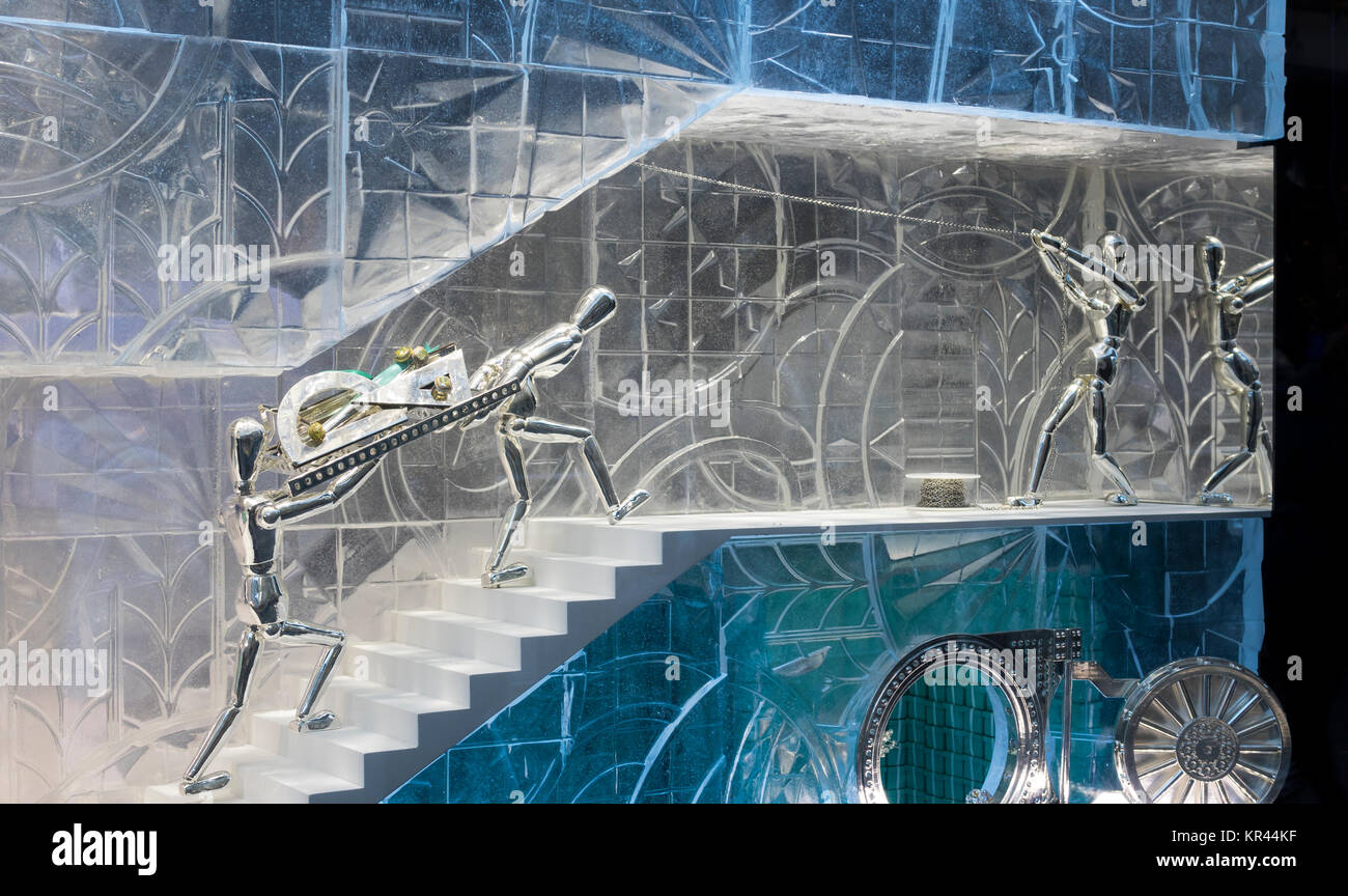 Holiday windows fifth avenue hi-res stock photography and images - Alamy