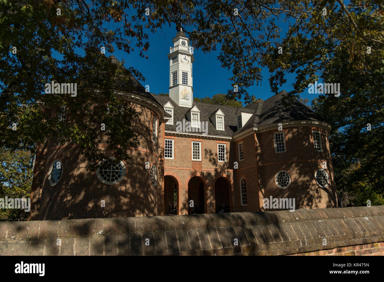 Colonial Williamsburg Capitol building Stock Photo - Alamy