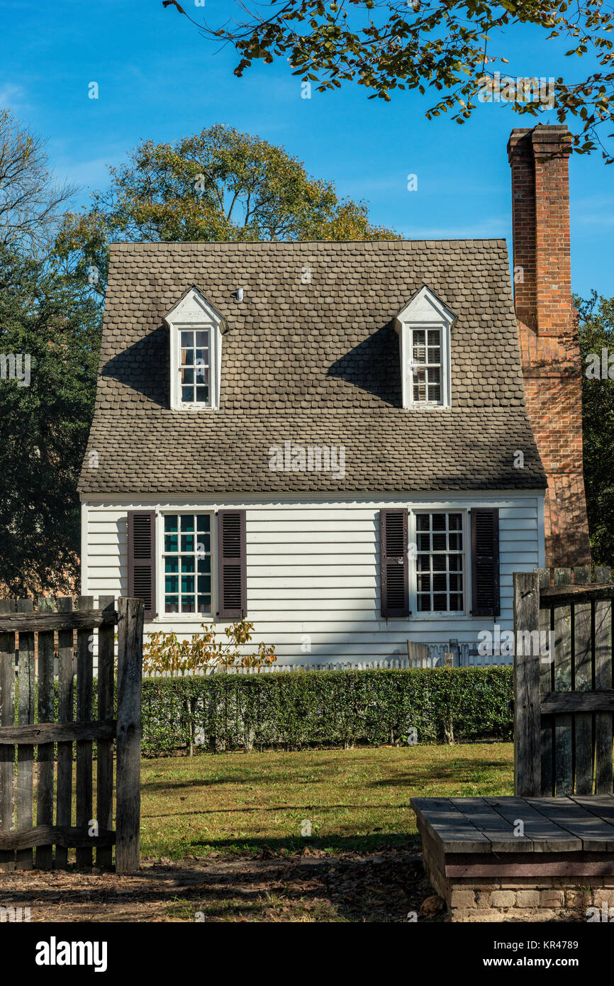 Colonial home, 18th century hi-res stock photography and images - Alamy