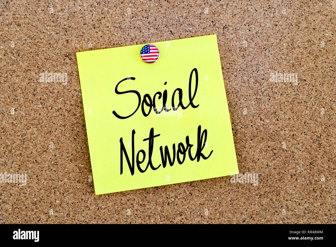 Written text Social Network over yellow paper note Stock Photo - Alamy