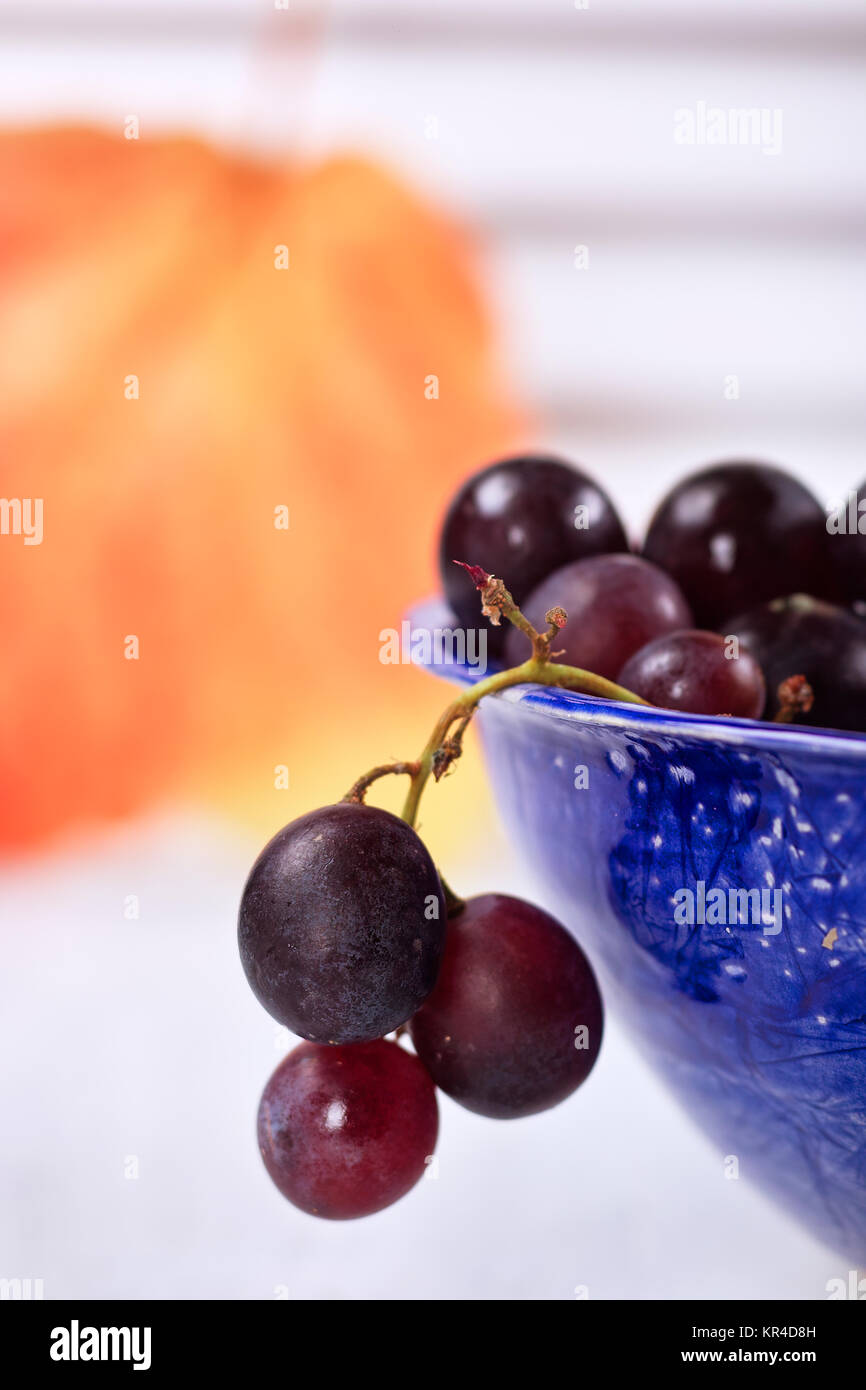 Grapes eat hi-res stock photography and images - Alamy