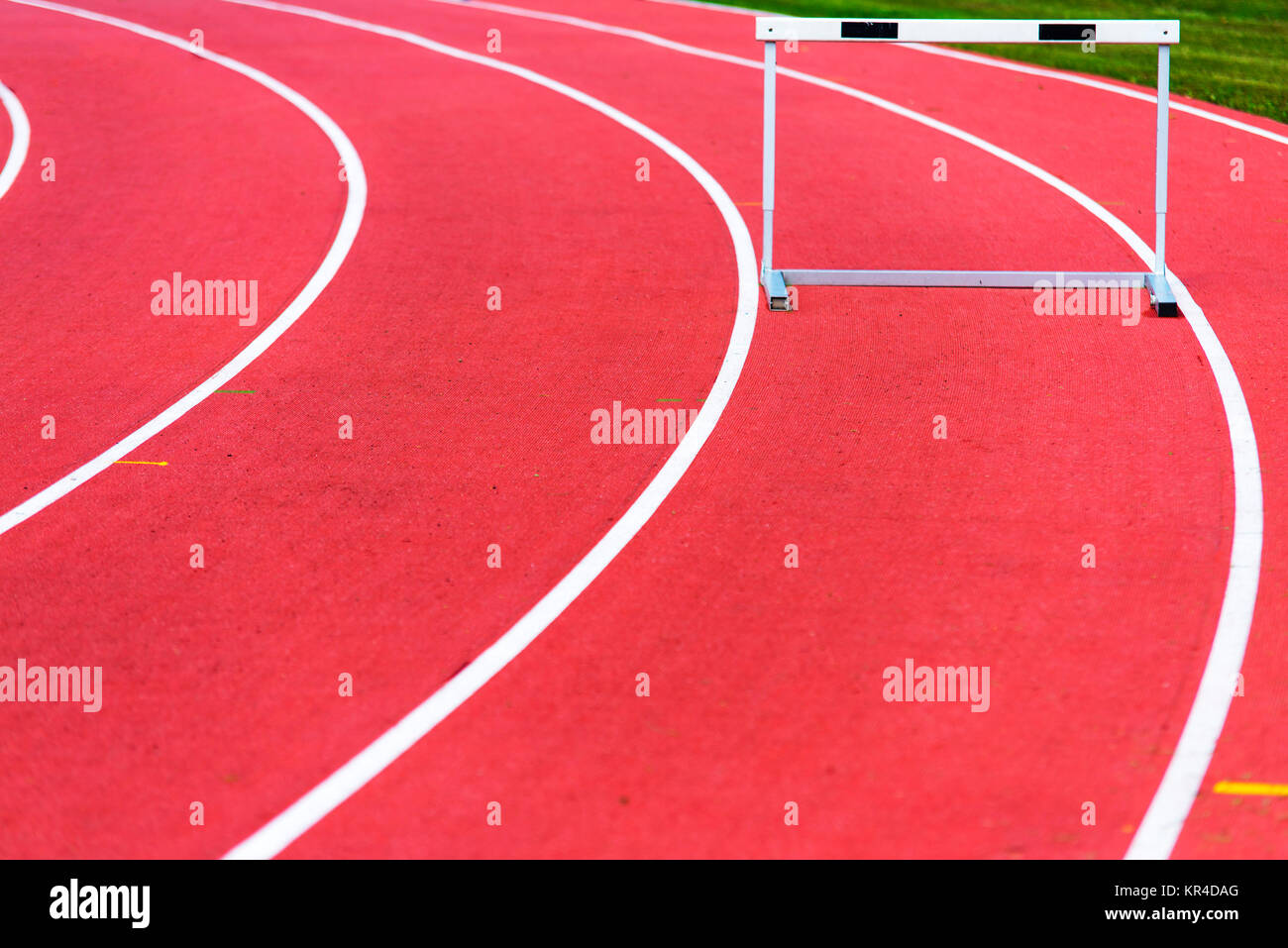 red race track and hurdle in athletic lines Stock Photo - Alamy
