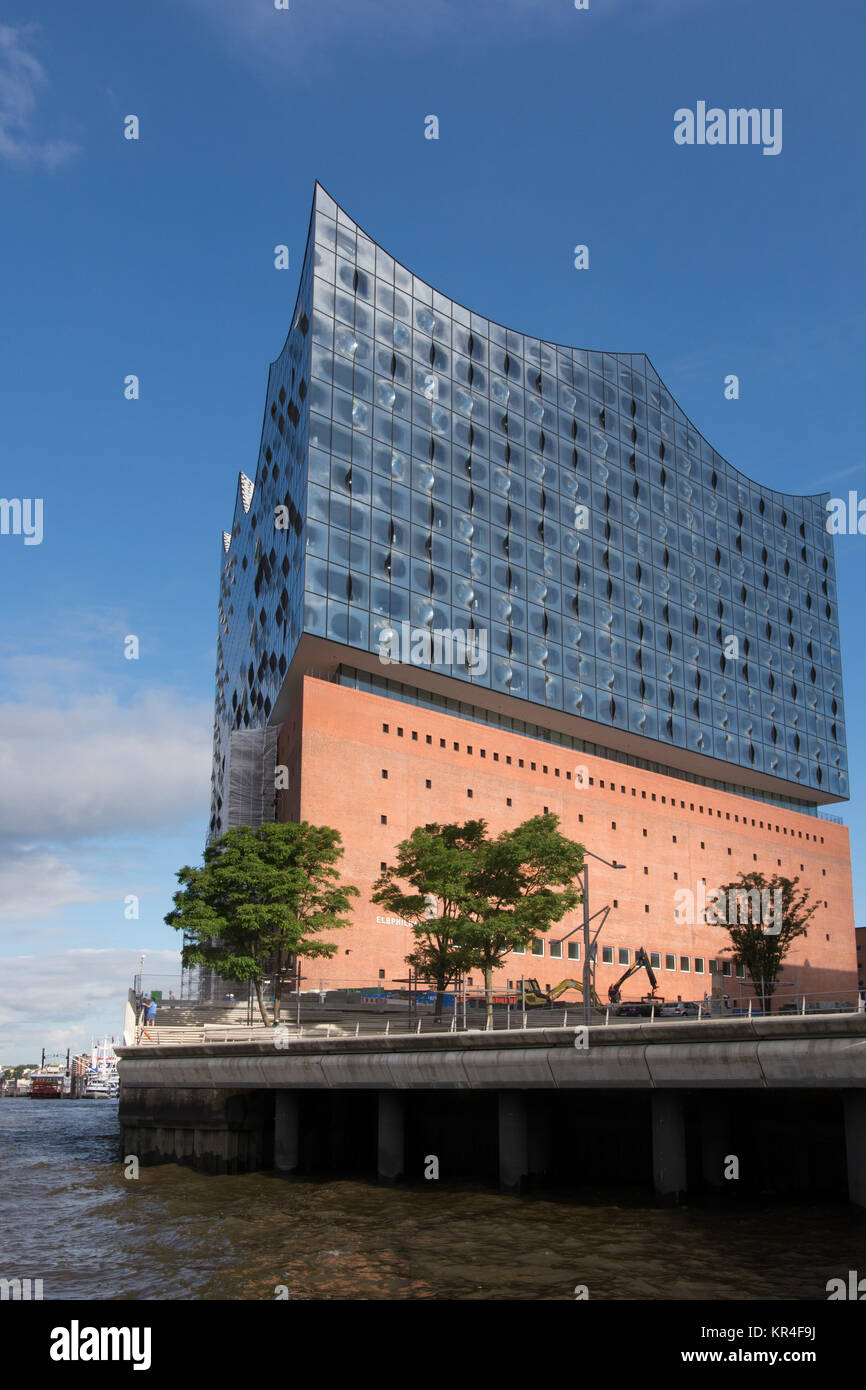 Elbphilharmonie opera house hi-res stock photography and images - Alamy