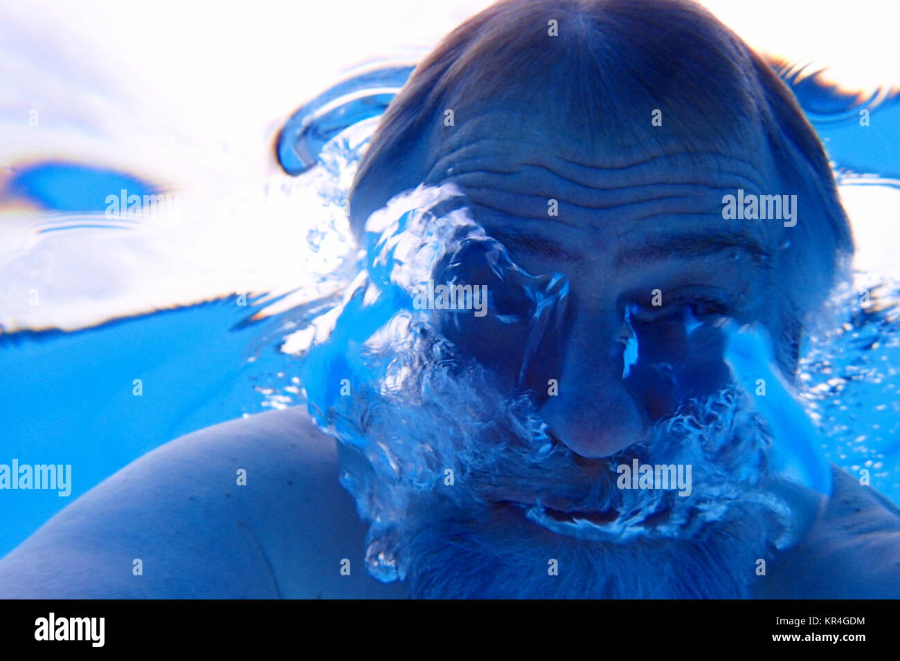 Dive into pool splash hi-res stock photography and images - Alamy