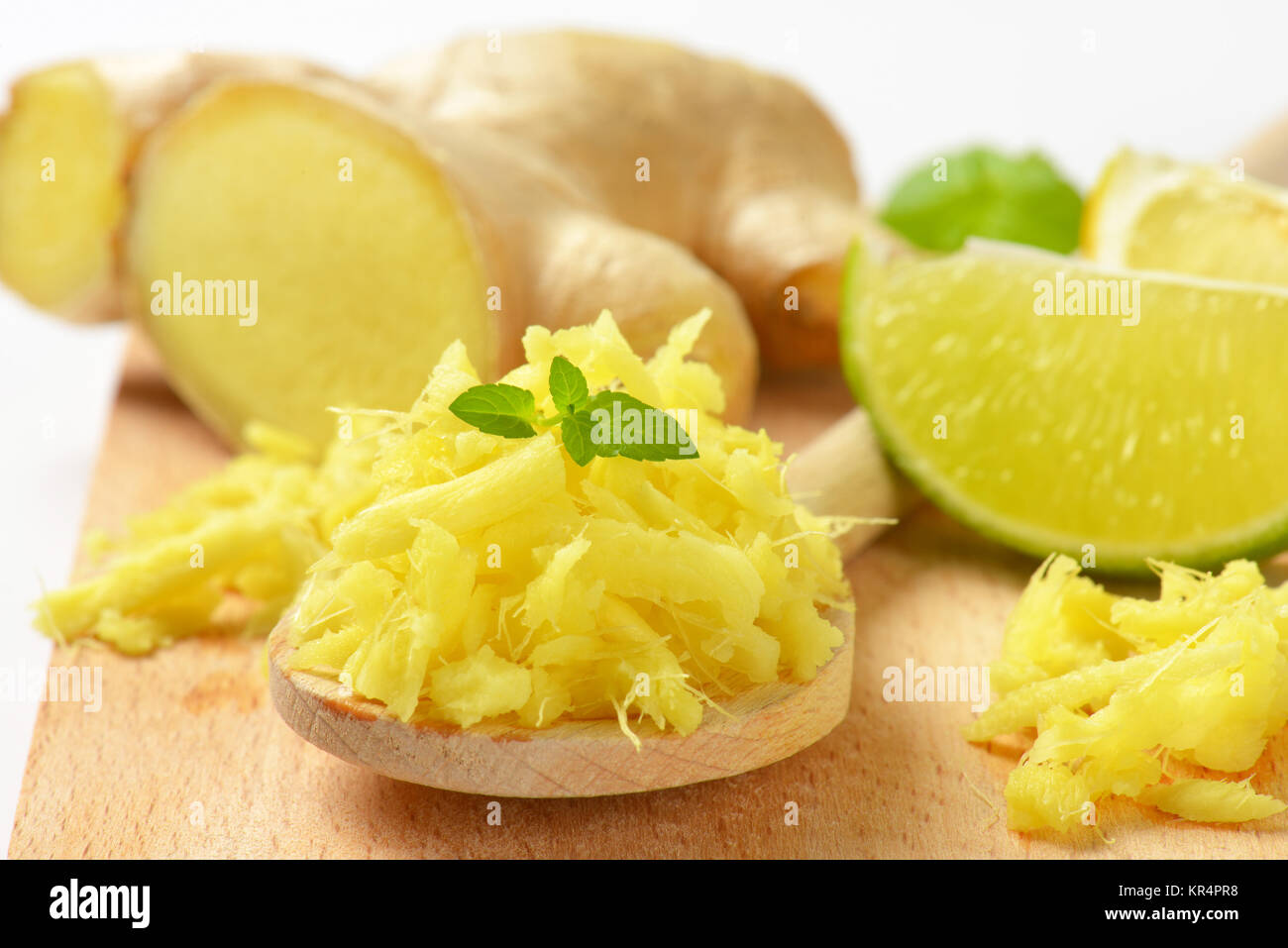 whole and grated ginger Stock Photo - Alamy