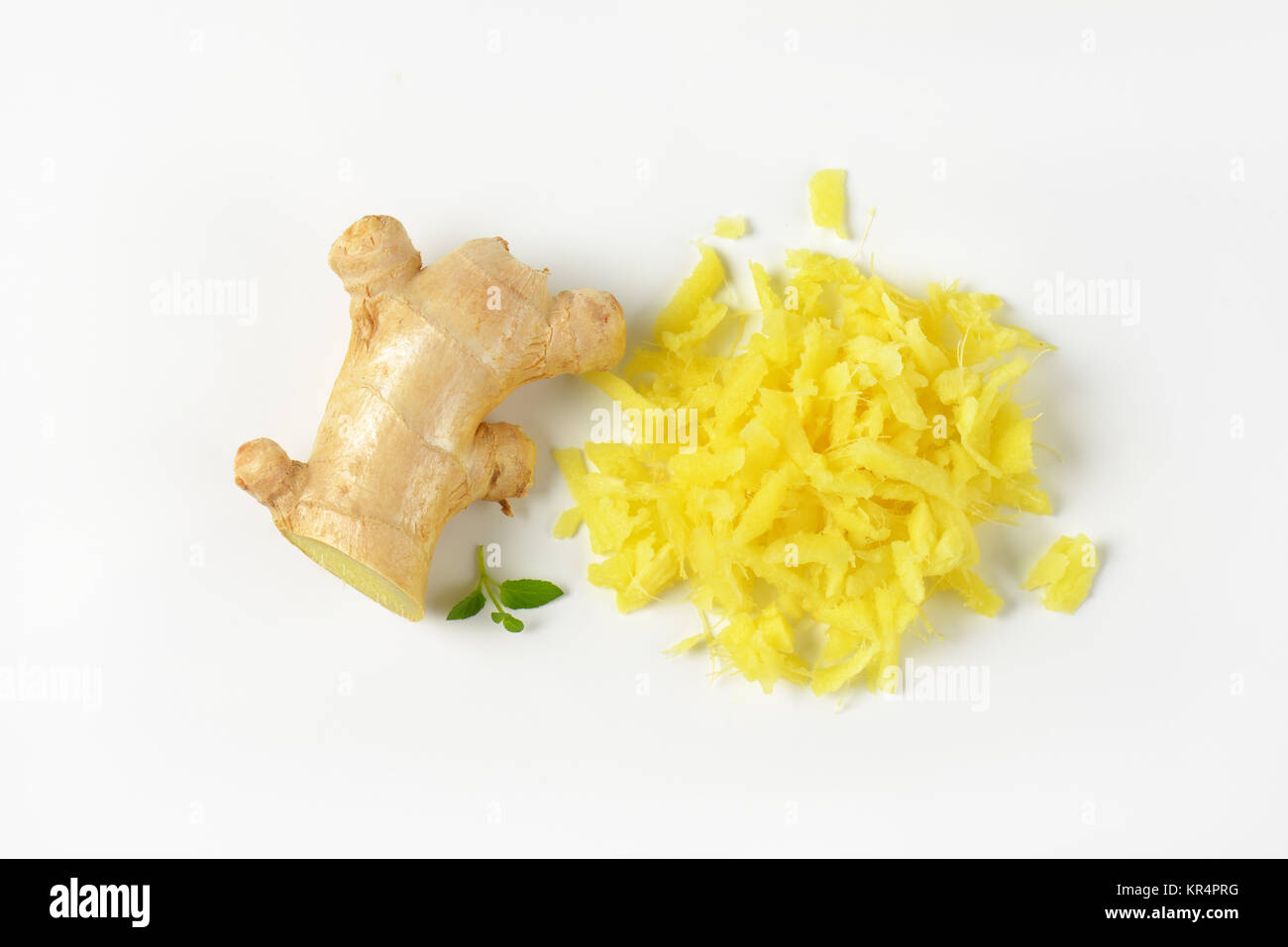 whole and grated ginger root Stock Photo - Alamy