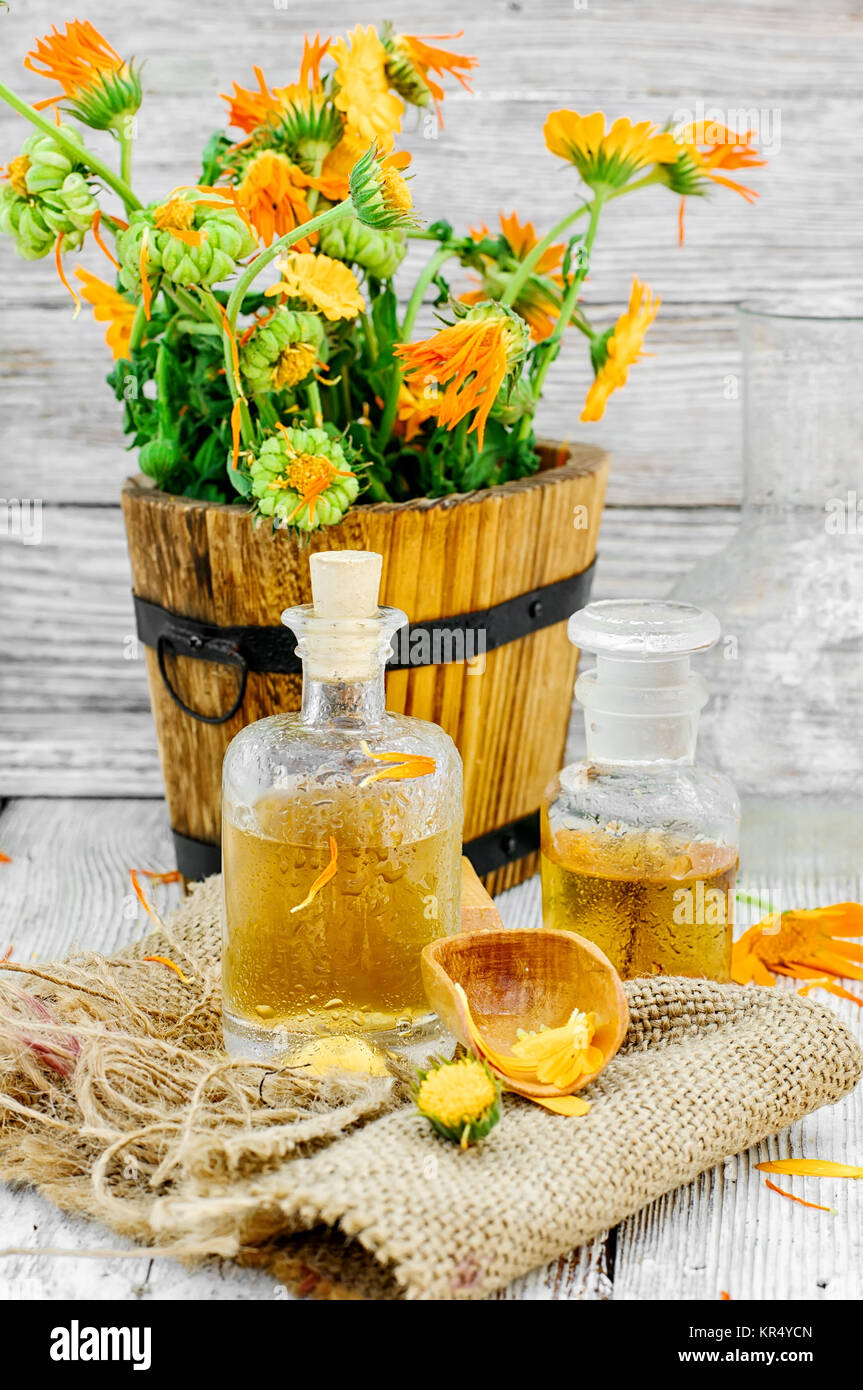 tincture of calendula Stock Photo - Alamy