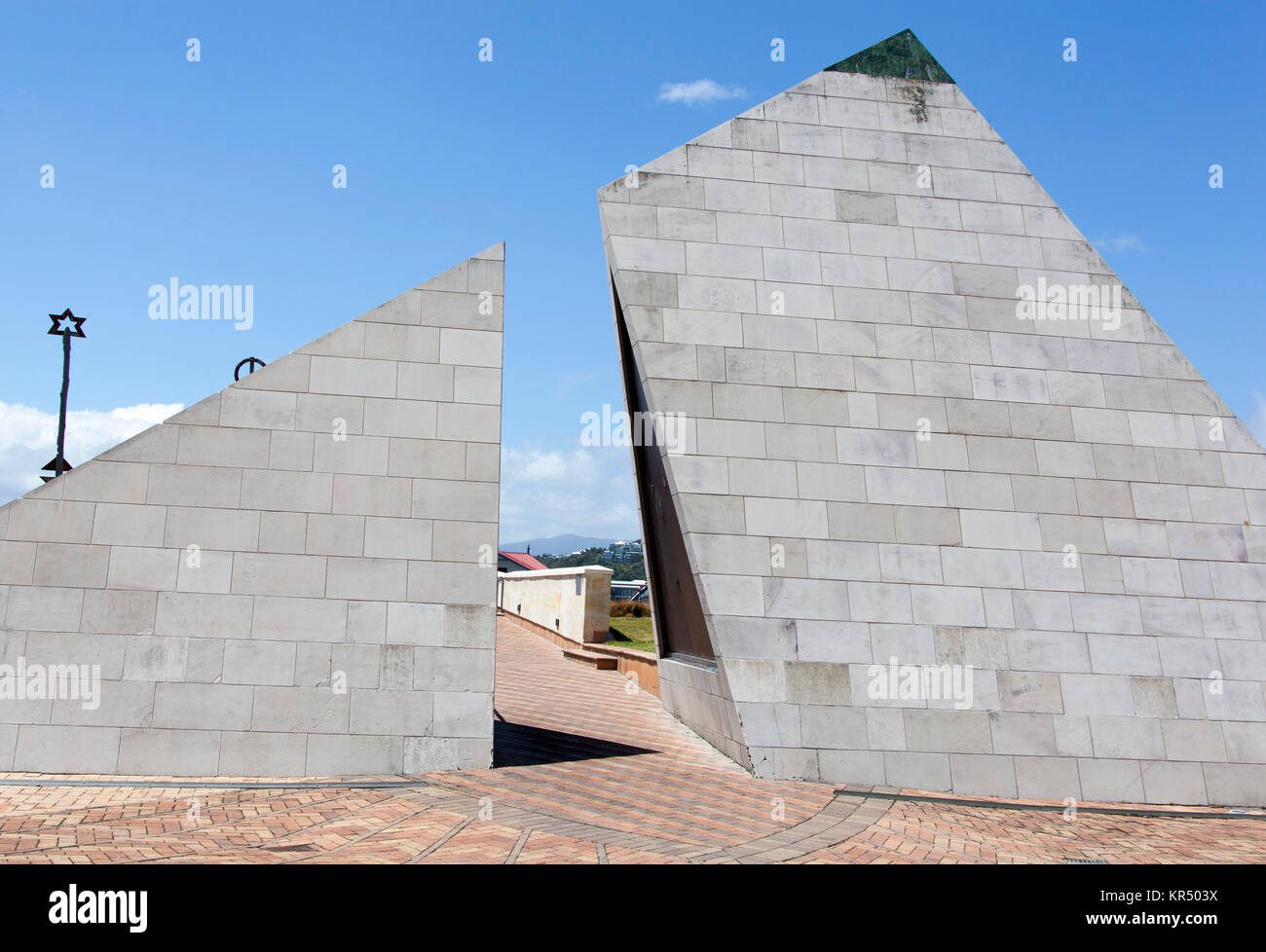 Bridge entrance art hi-res stock photography and images - Alamy
