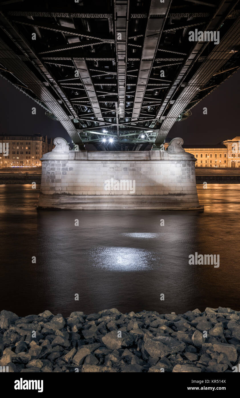 Bridge linkage hi-res stock photography and images - Alamy
