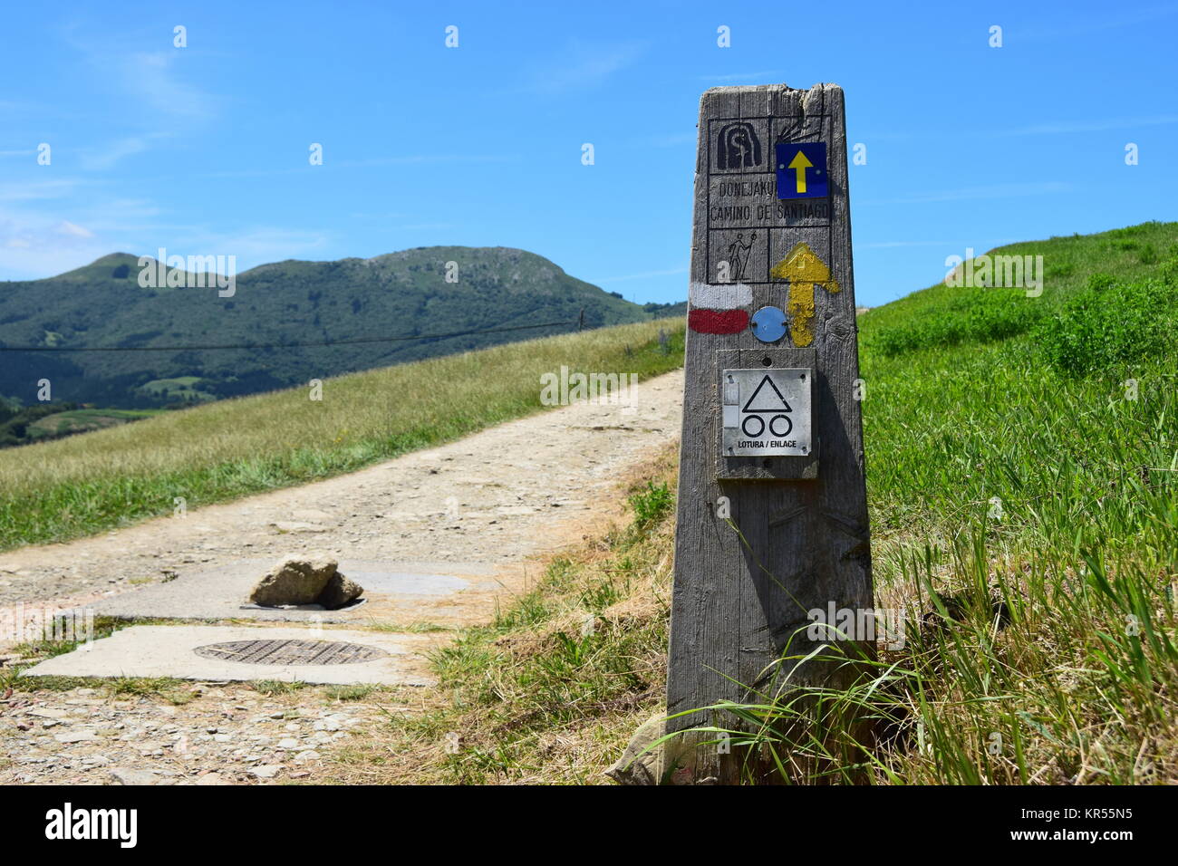 Long-distance hiking trail markings in Spain Stock Photo - Alamy