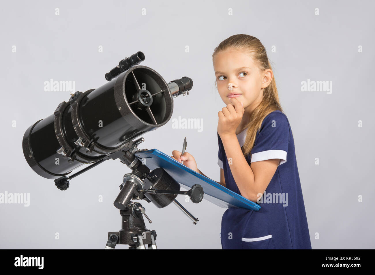 Observations recording student hi-res stock photography and images - Alamy