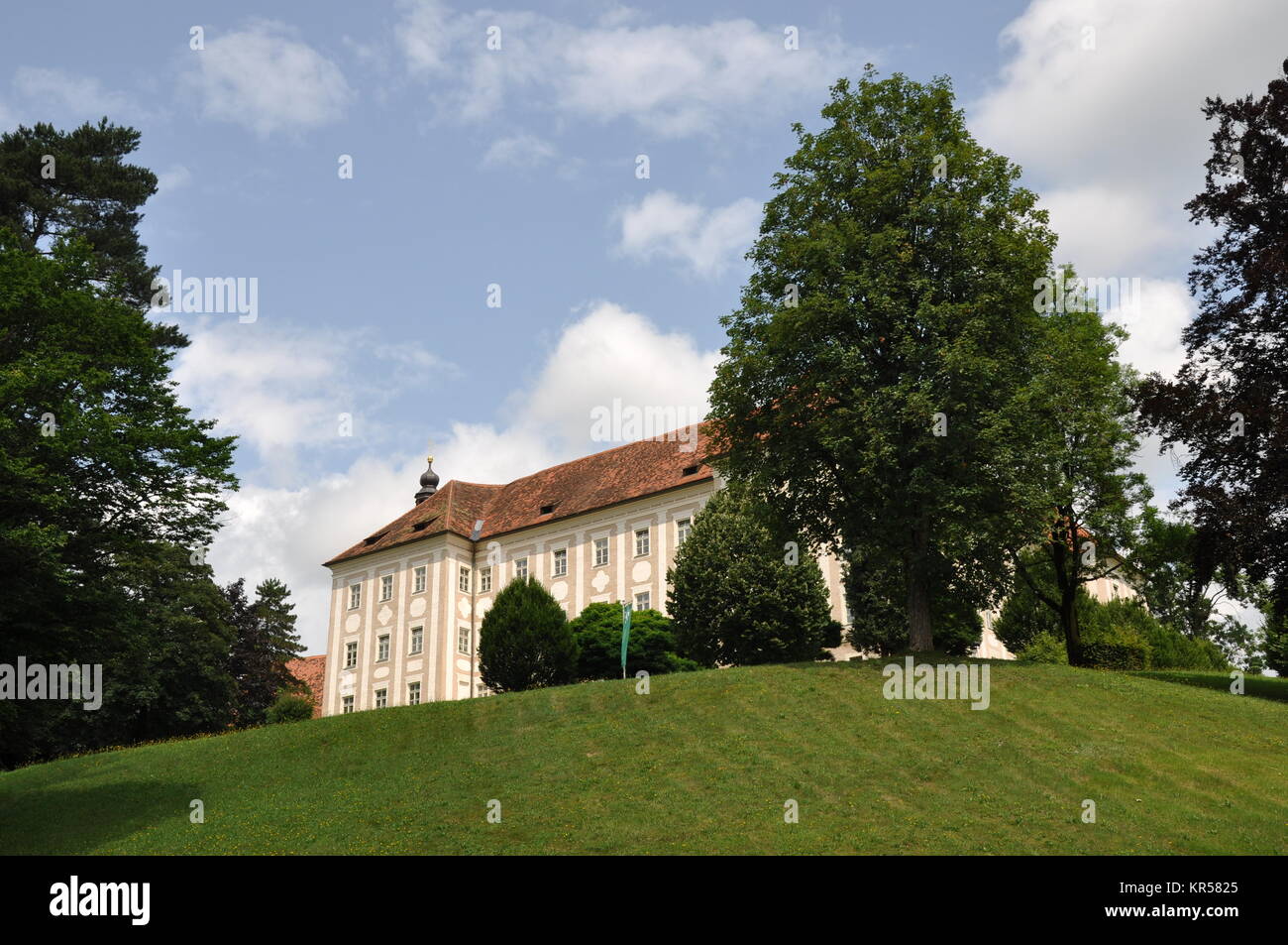 piber,kÃ¶flach,castle,piber castle,fabric roof,baroque,arcade courtyard ...