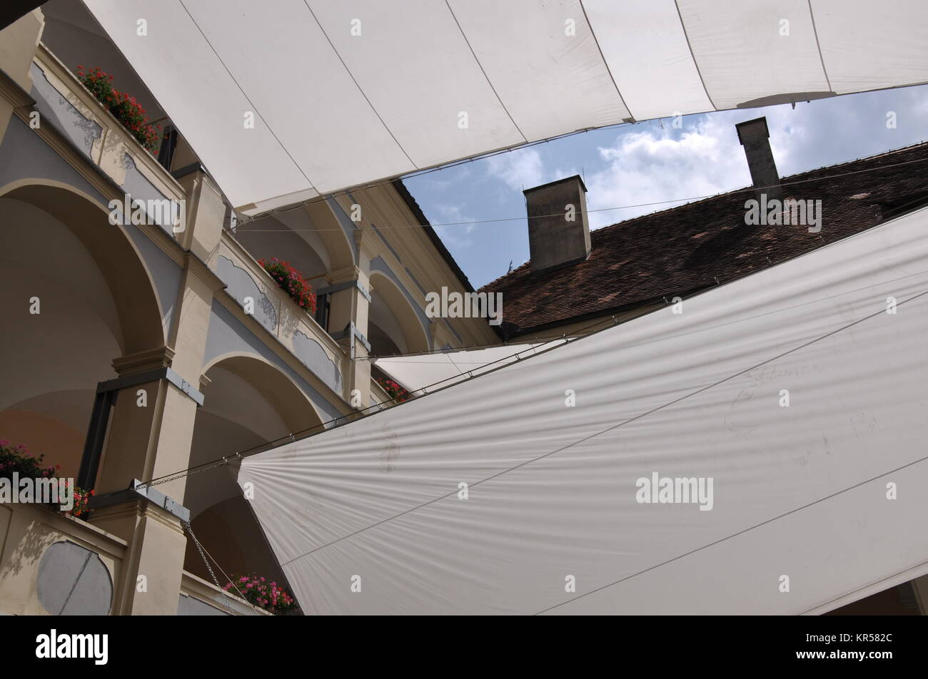 piber,kÃ¶flach,castle,piber castle,fabric roof,baroque,arcade courtyard ...