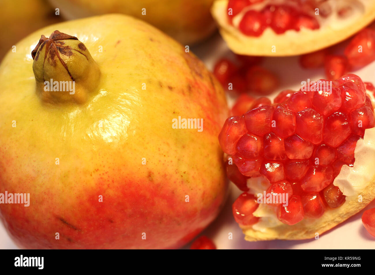 Red shiny fruits hi-res stock photography and images - Alamy