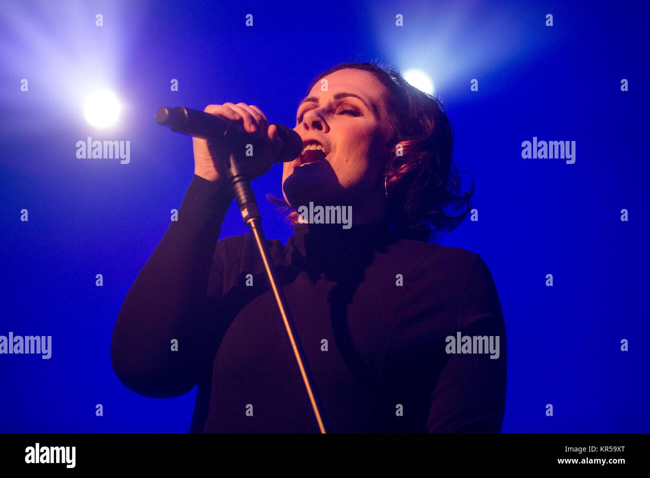 Milano, Italy. 17th Dec, 2017. English singer Alison Moyet performs ...