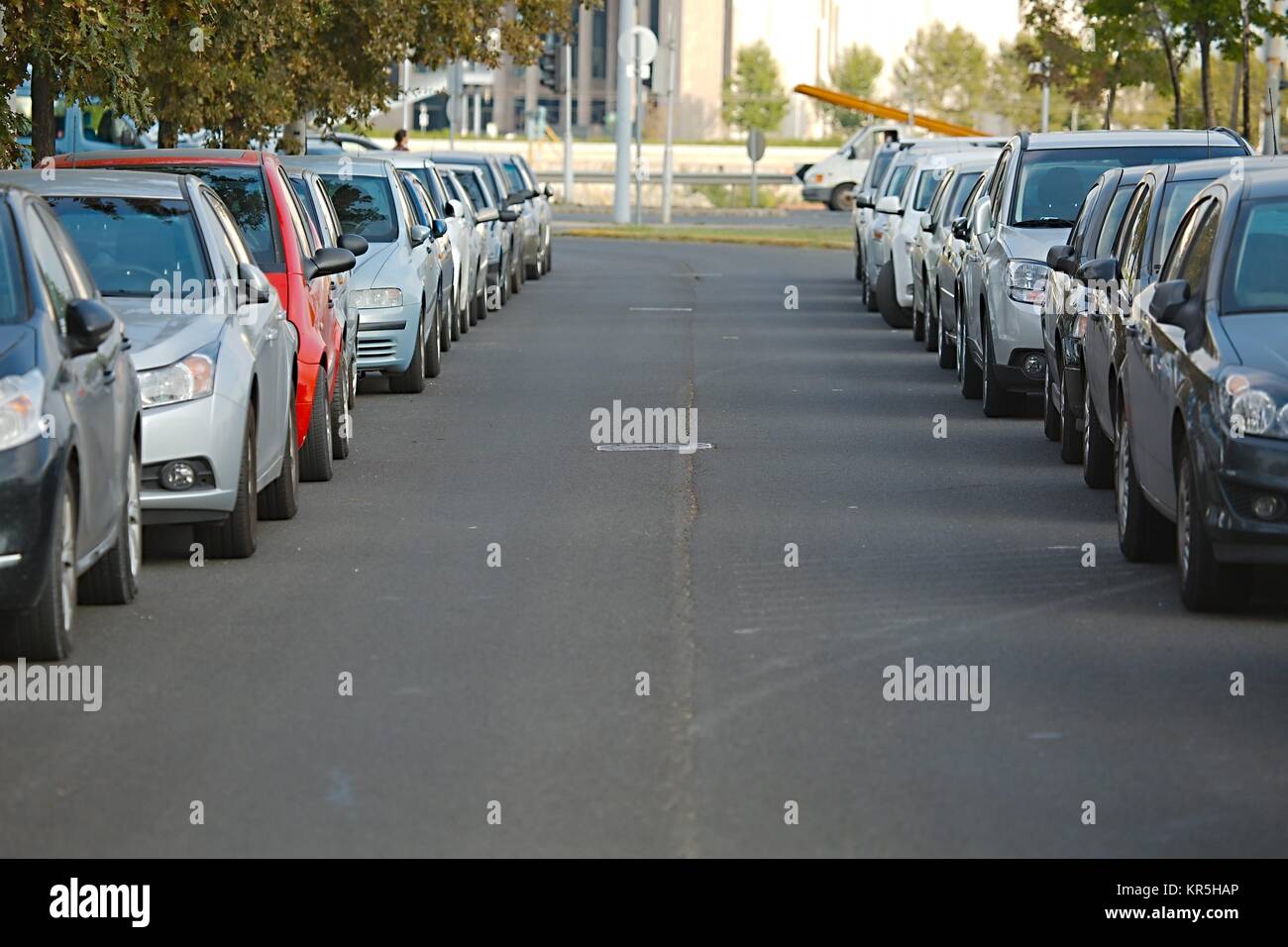 Crowded Car Park Parking Lot Stock Photos & Crowded Car Park Parking ...