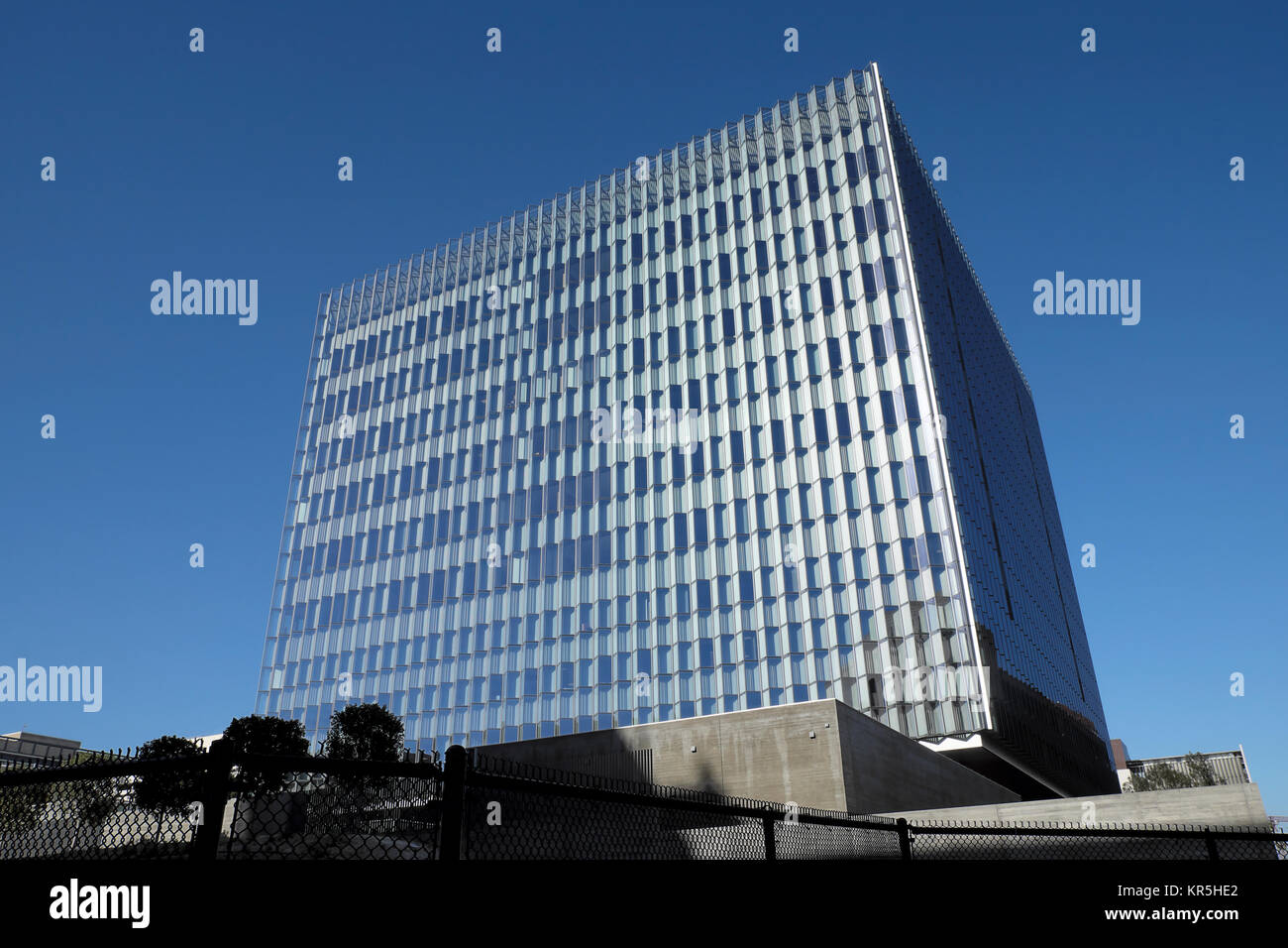 The new United States Courthouse the "Cube" sustainable office building ...