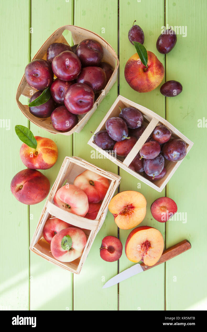 different fresh stone fruit Stock Photo - Alamy