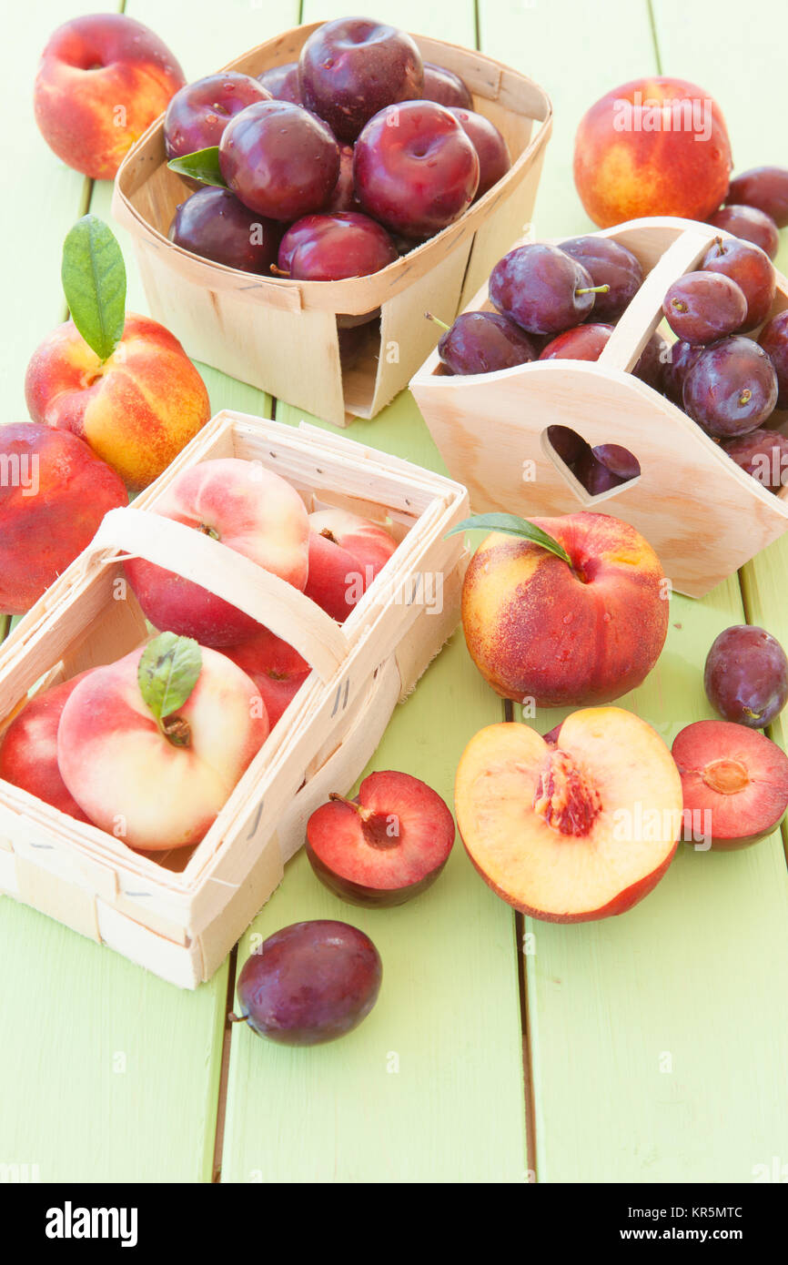 different fresh stone fruit Stock Photo - Alamy
