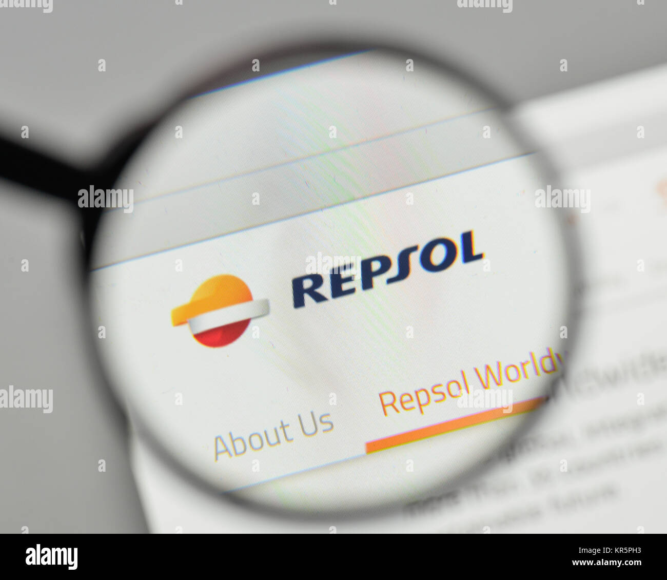 Repsol logo hi-res stock photography and images - Alamy