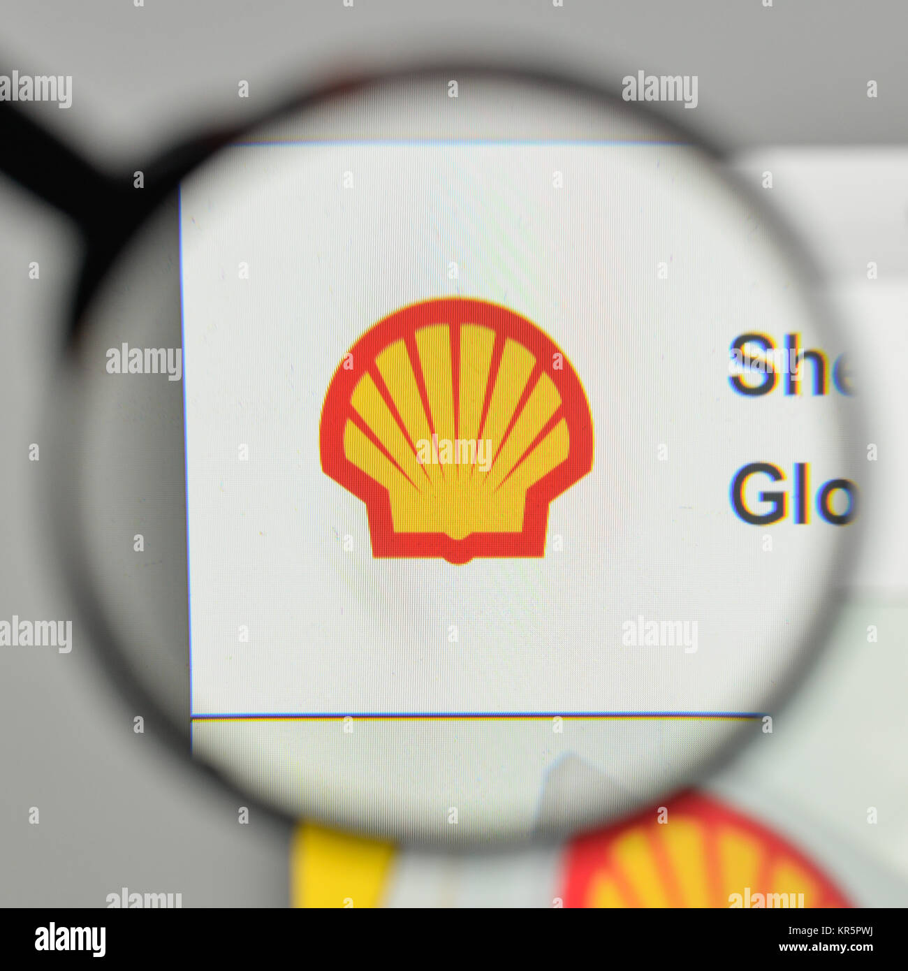 Royal dutch shell logo on hi-res stock photography and images - Alamy