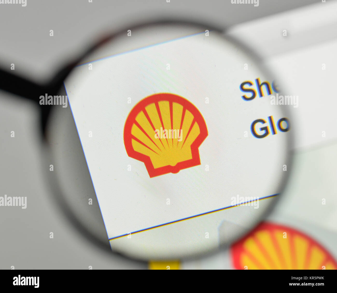 Royal dutch shell logo on hi-res stock photography and images - Alamy