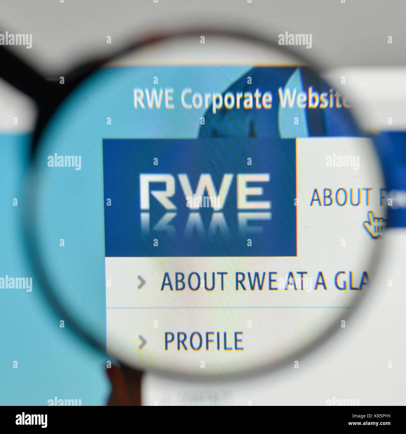 Rwe emblem hi-res stock photography and images - Alamy