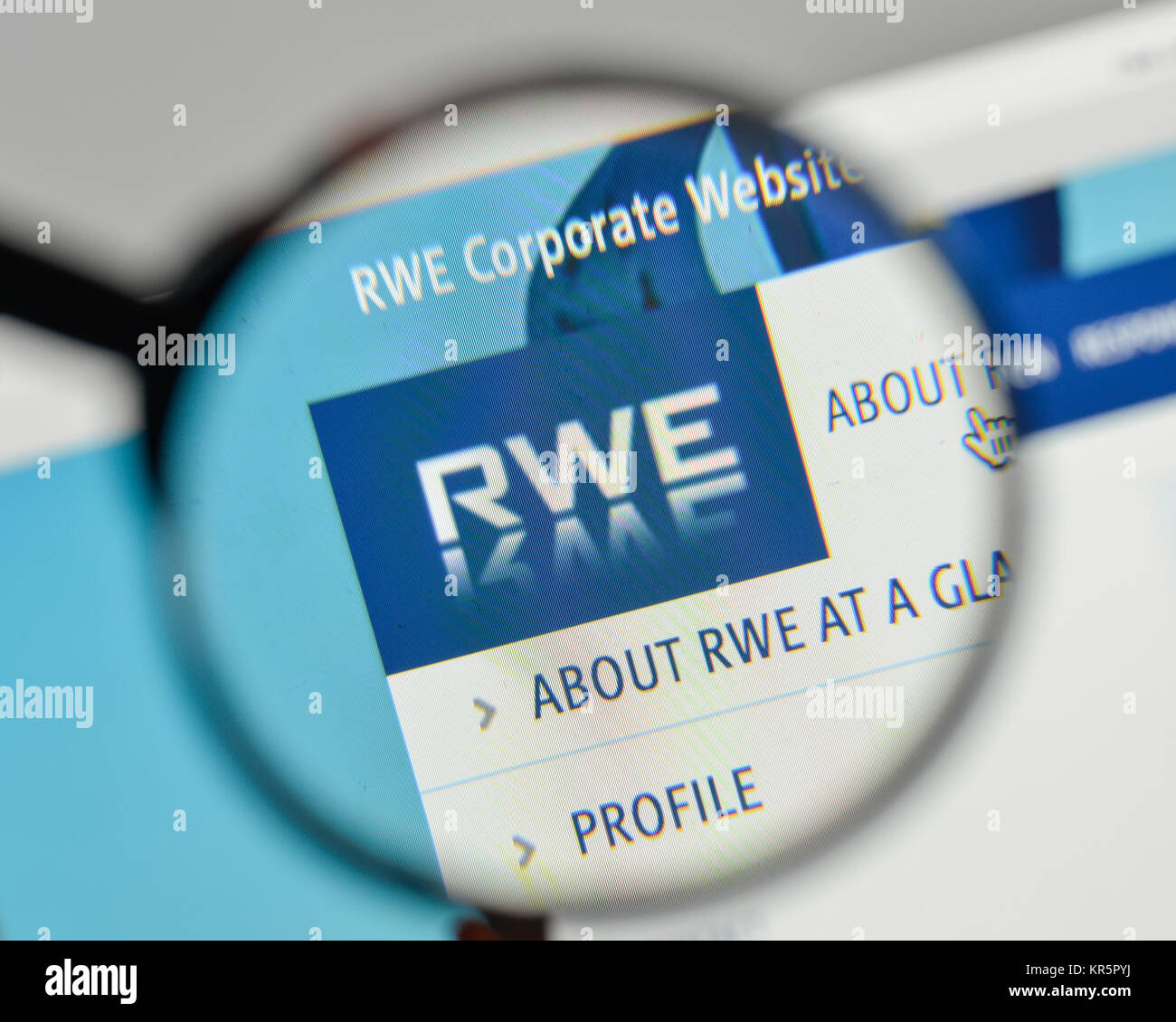 Rwe emblem hi-res stock photography and images - Alamy