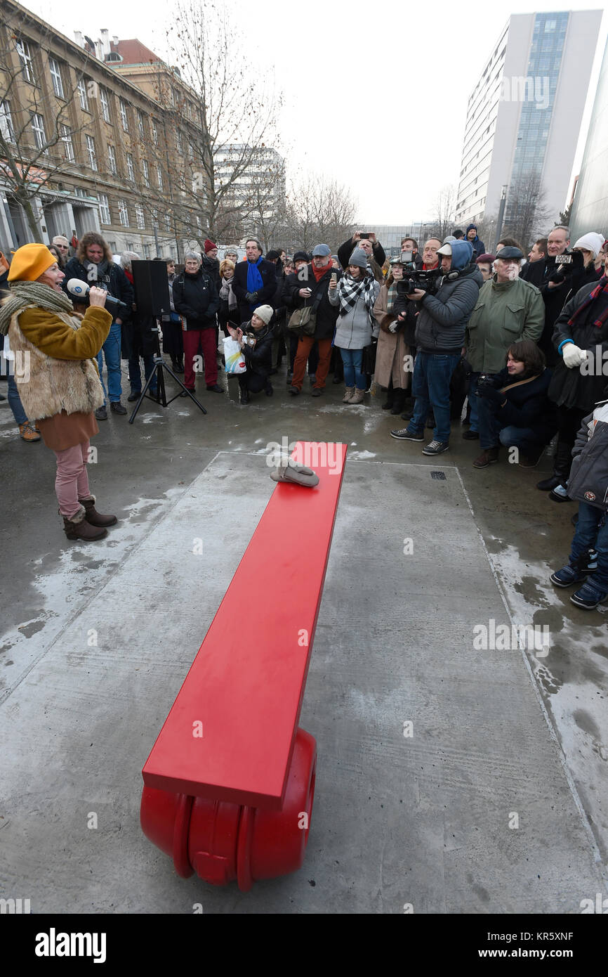 Prague, Czech Republic. 18th Dec, 2017. Actress Barbora Stepanova holds ...