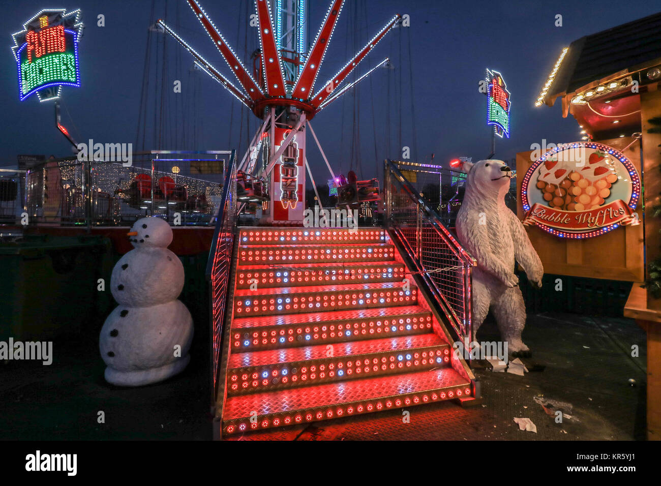 London, UK. 18th Dec, 2017. Winter Wonderland rides in Hyde Park are ...