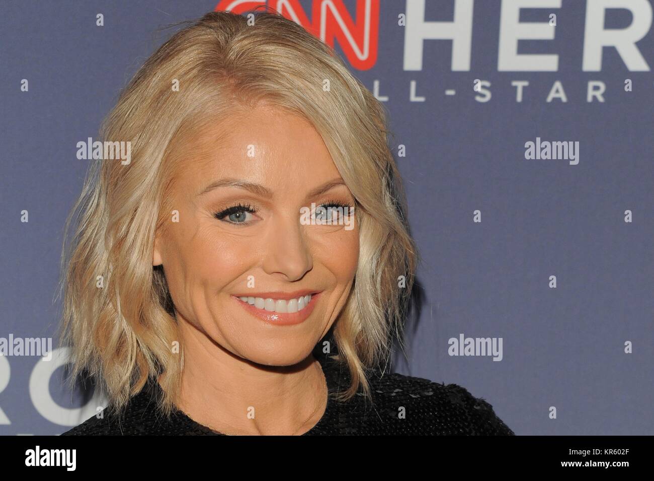 Kelly ripa headshot hi-res stock photography and images - Alamy
