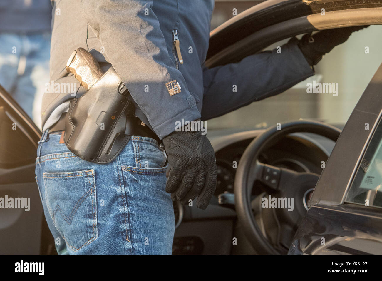 Waldsassen, Germany. 13th Dec, 2017. An undercover officer carries out ...