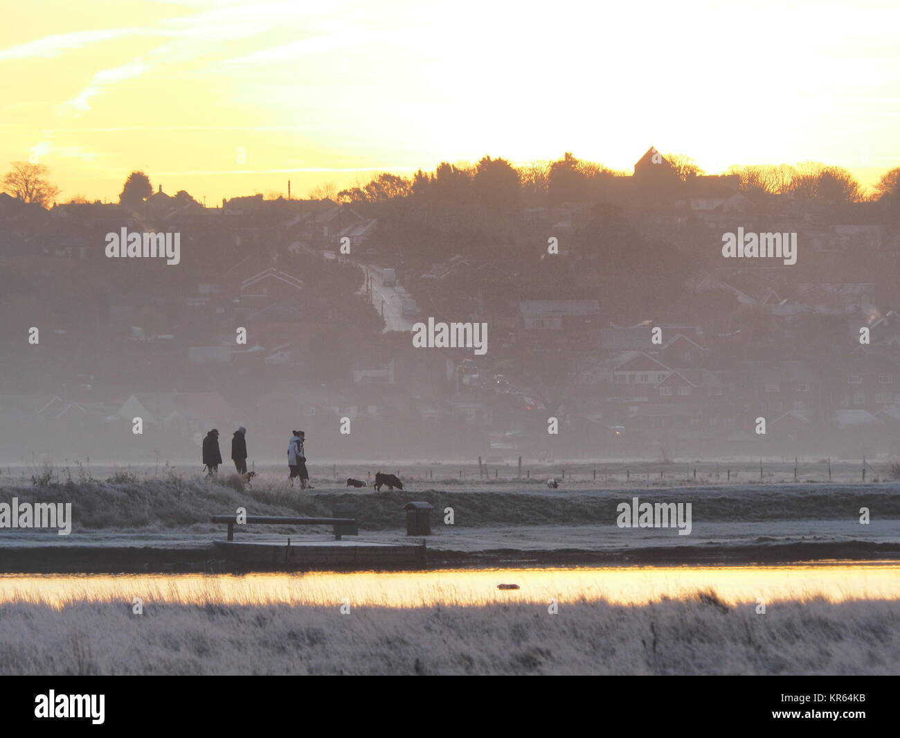 Sheerness, Kent, UK. 19th Dec, 2017. UK Weather: a stunning sunrise ...