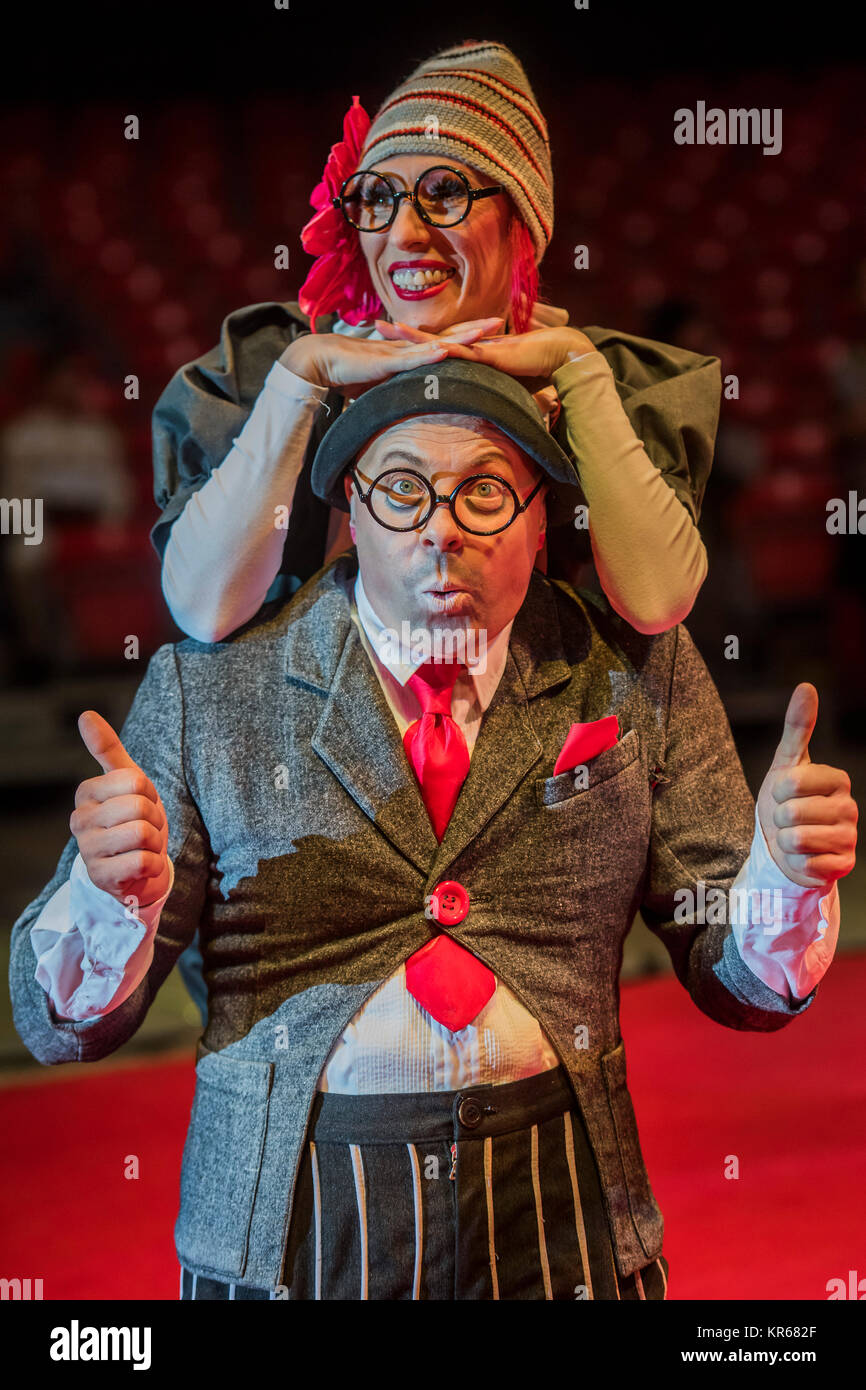 Male female clowns hi-res stock photography and images - Alamy