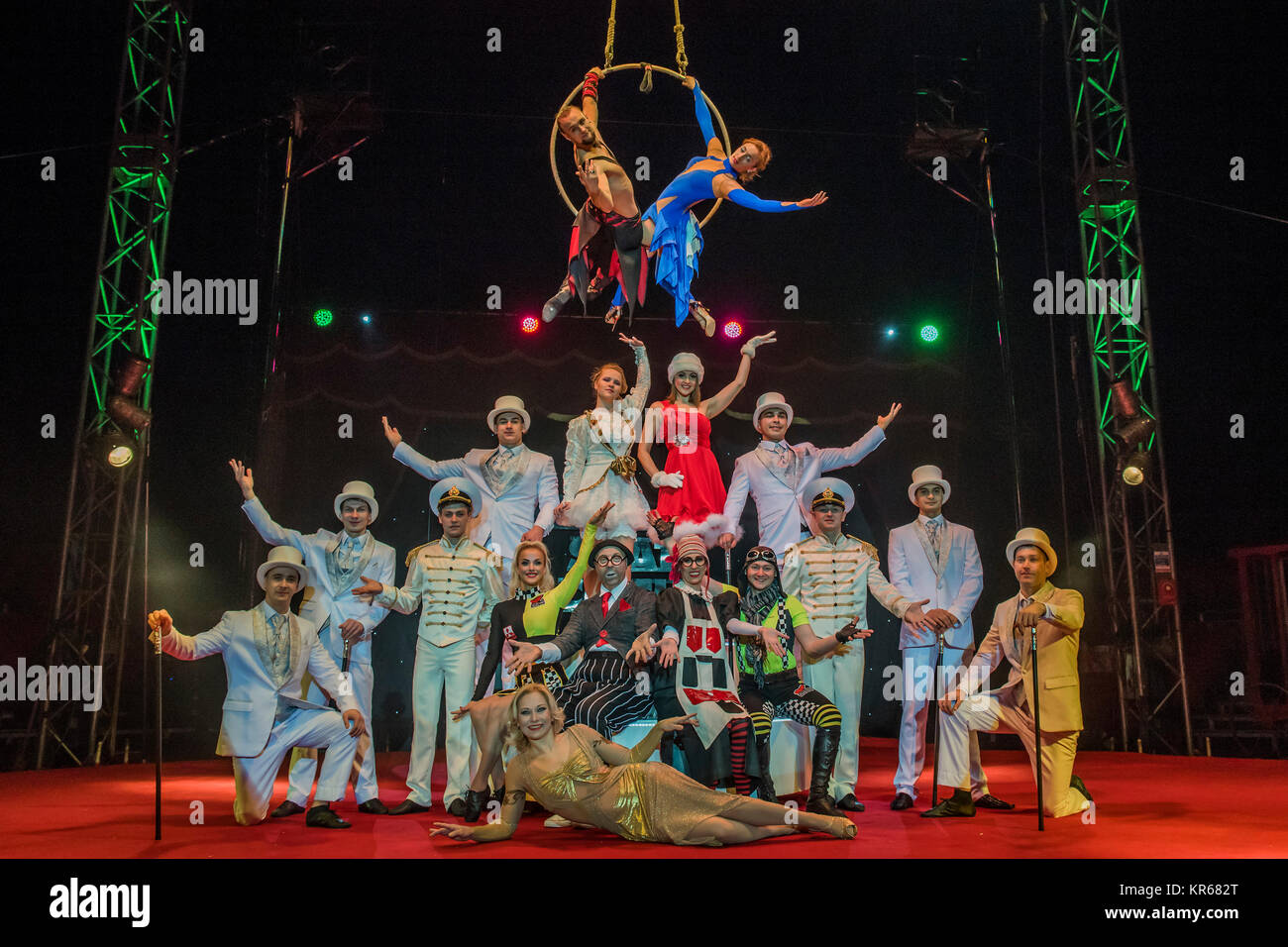 London, UK. 19th December, 2017. The cast - The Moscow State Circus ...