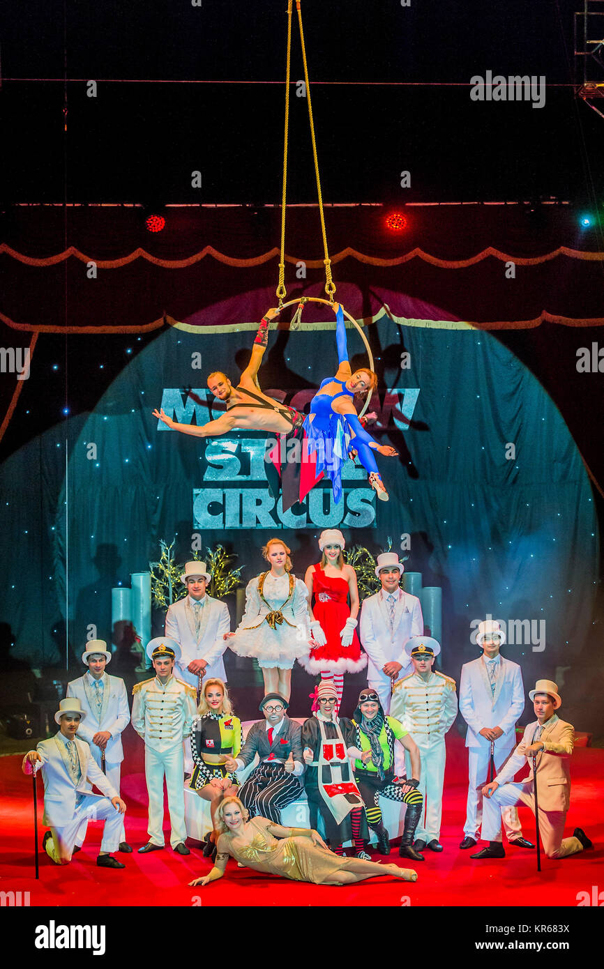 London, UK. 19th December, 2017. The cast - The Moscow State Circus ...