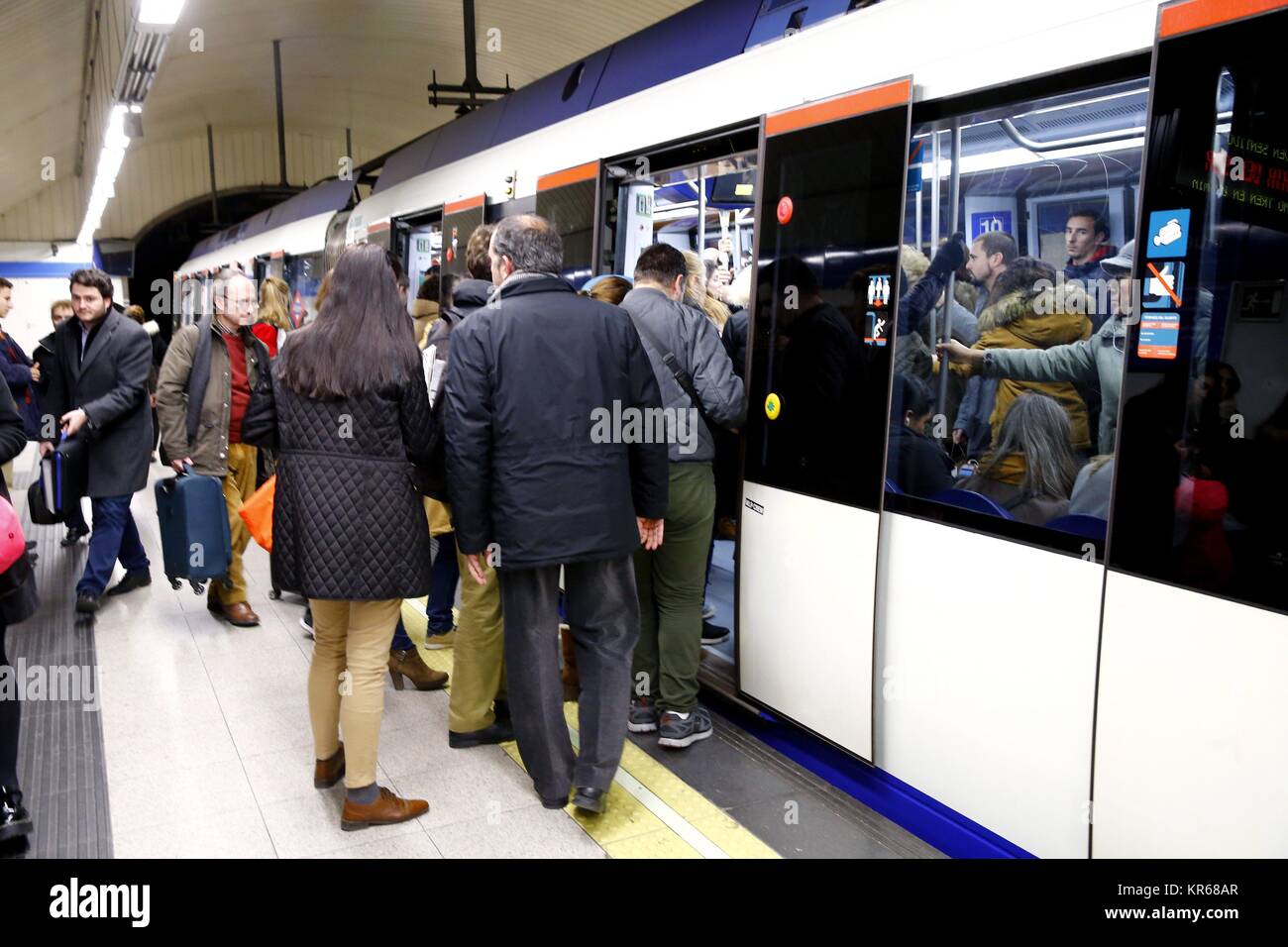 Madrid Spain People On Metro Stock Photos & Madrid Spain People On ...