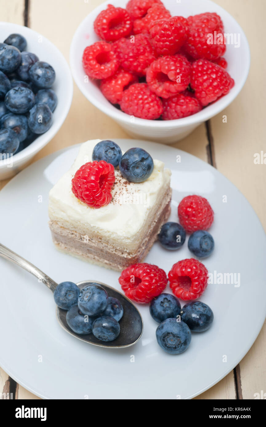 fresh raspberry and blueberry cake Stock Photo - Alamy